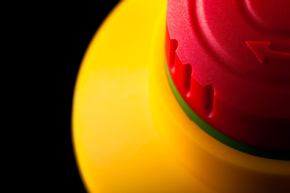 Emergency-stop button vs. emergency switch-off: Differences, functions and use of emergency-stop ...